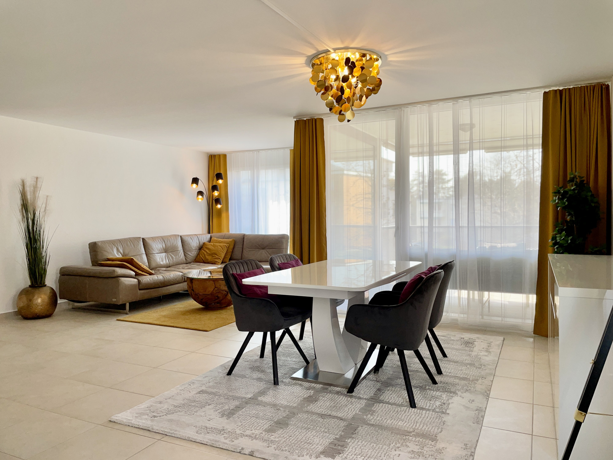 Serviced Apartment in Oberengstringen: Spacious 3.5 room apartment in Zurich-Engstringen · Smart ...